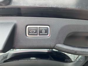 Black Kia Sorento 2021 in Tartu, with an engine capacity of 2.20 L and mileage of 102 thousand km for 31900 €, photo 6 on AUTOMOTO.COM.LV