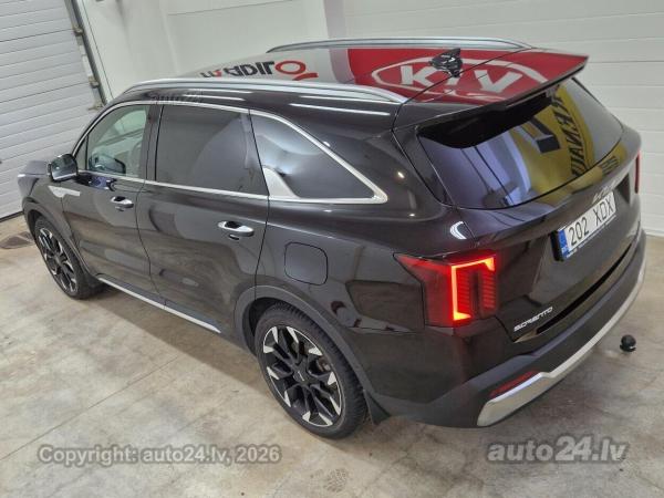 Melns Kia Sorento 2024 Hāpsalu, ar dzinēja tilpumu 2.20 L un nobraukumu 68 tūkst. km par 48999 €, foto 7 vietnē AUTOMOTO.COM.LV