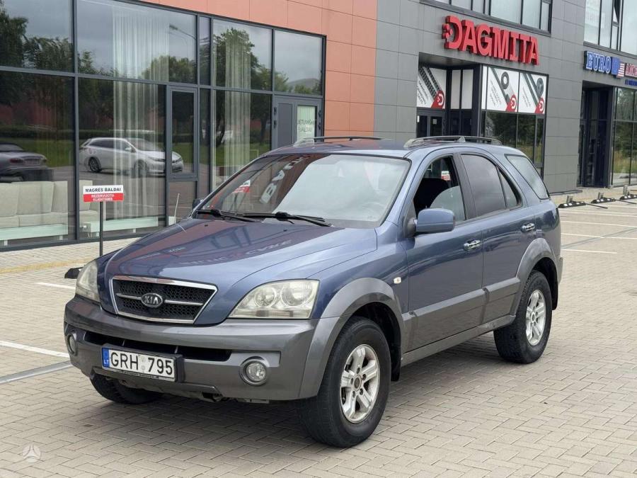 Blue Kia Sorento 2004 in Klaipeda, with an engine capacity of 0.00 L and mileage of 324 thousand km for 1850 €, photo 3 on AUTOMOTO.COM.LV