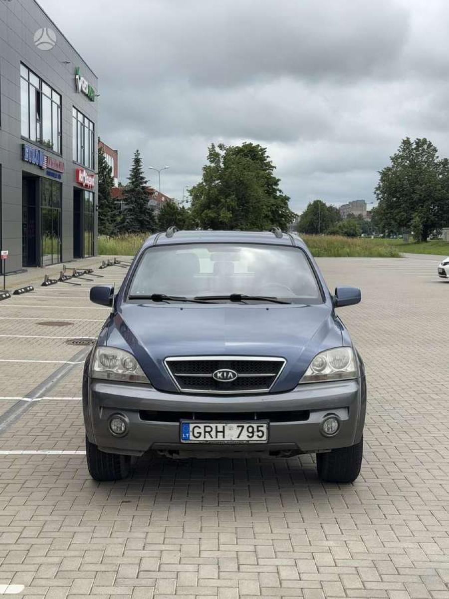 Blue Kia Sorento 2004 in Klaipeda, with an engine capacity of 0.00 L and mileage of 324 thousand km for 1850 €, photo 8 on AUTOMOTO.COM.LV