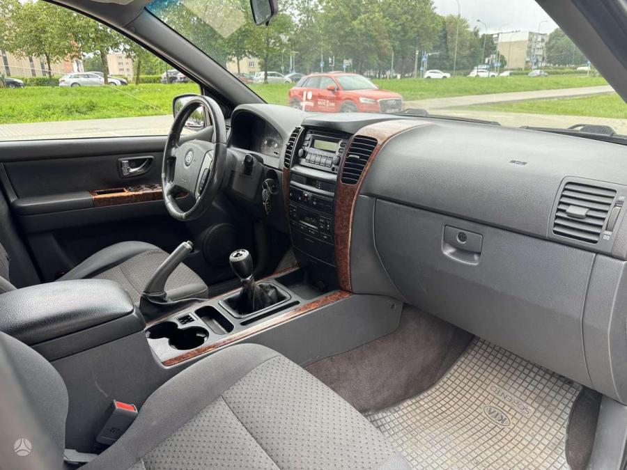 Blue Kia Sorento 2004 in Klaipeda, with an engine capacity of 0.00 L and mileage of 324 thousand km for 1850 €, photo 11 on AUTOMOTO.COM.LV