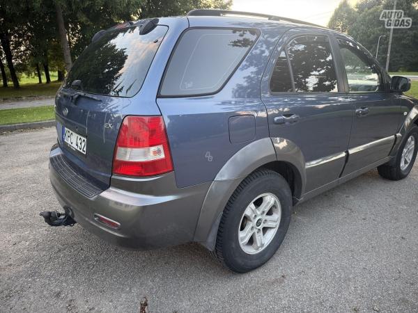 Blue Kia Sorento 2004 in Radviliskis, with an engine capacity of 2.50 L and mileage of 170 thousand km for 2650 €, photo 3 on AUTOMOTO.COM.LV