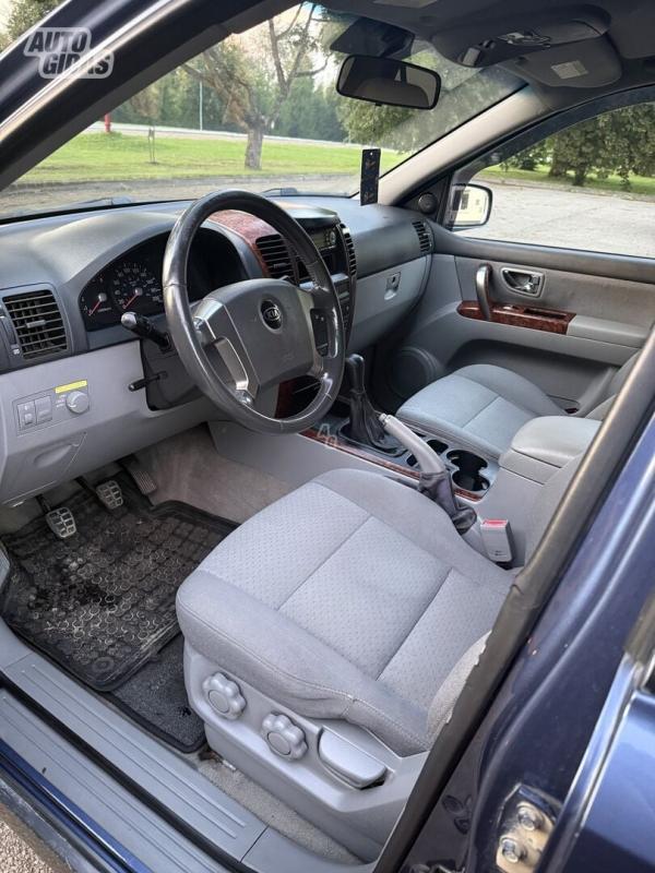 Blue Kia Sorento 2004 in Radviliskis, with an engine capacity of 2.50 L and mileage of 170 thousand km for 2650 €, photo 10 on AUTOMOTO.COM.LV