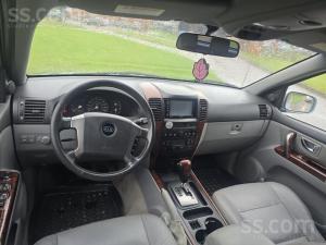 Blue Kia Sorento 2005 in Riga, with an engine capacity of 2.50 L and mileage of 262 thousand km for 2790 €, photo 6 on AUTOMOTO.COM.LV