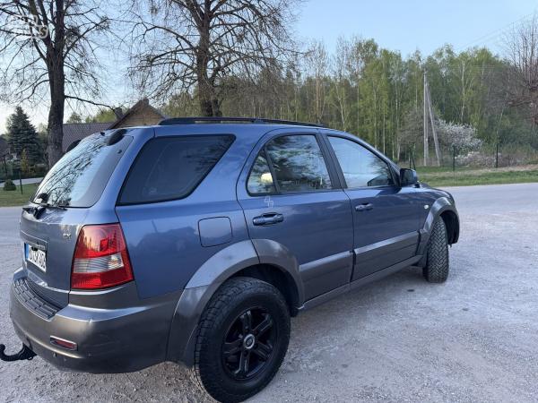 Blue Kia Sorento 2006 in Prienai, with an engine capacity of 2.50 L and mileage of 265 thousand km for 2650 €, photo 7 on AUTOMOTO.COM.LV
