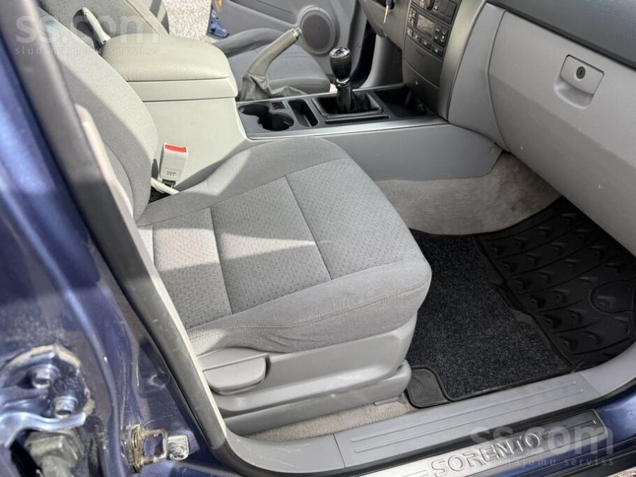 Zils Kia Sorento 2006 Saldus, ar dzinēja tilpumu 2.50 L un nobraukumu 194 tūkst. km par 3330 €, foto 15 vietnē AUTOMOTO.COM.LV