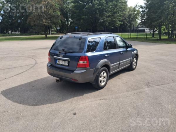 Blue Kia Sorento 2008 in Jurmala, with an engine capacity of 2.50 L and mileage of 223 thousand km for 3000 €, photo 5 on AUTOMOTO.COM.LV