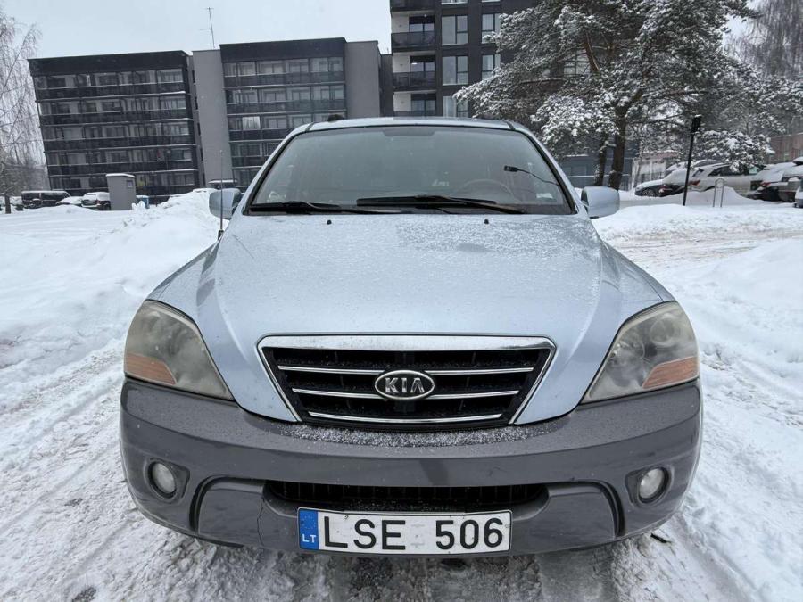 Blue Kia Sorento 2009 in Vilnius, with an engine capacity of 2.50 L and mileage of 272 thousand km for 2770 €, photo 3 on AUTOMOTO.COM.LV