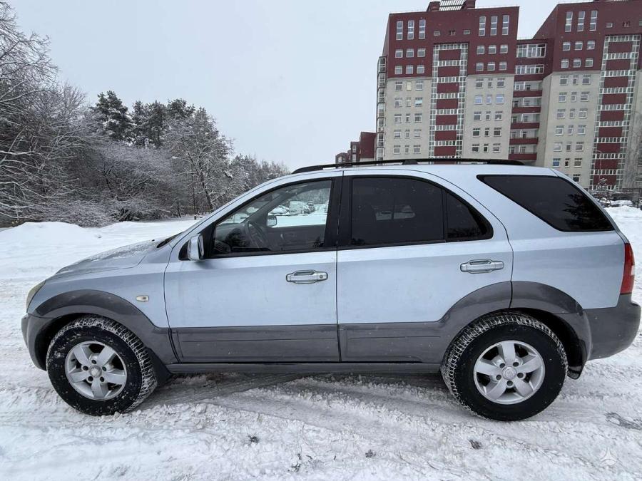 Blue Kia Sorento 2009 in Vilnius, with an engine capacity of 2.50 L and mileage of 272 thousand km for 2770 €, photo 7 on AUTOMOTO.COM.LV