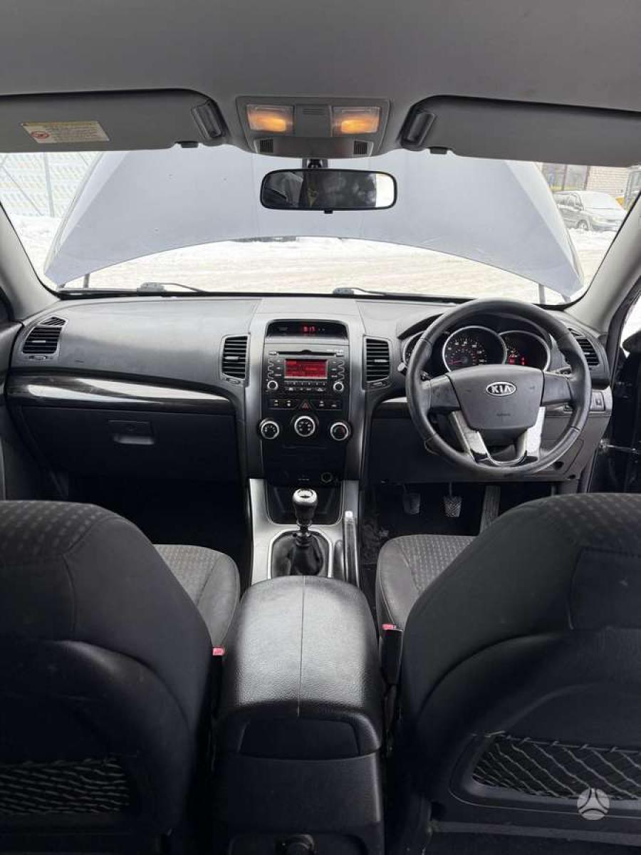 Zils Kia Sorento 2010 Panevēža, ar dzinēja tilpumu 2.20 L un nobraukumu 215 tūkst. km par 2500 €, foto 5 vietnē AUTOMOTO.COM.LV