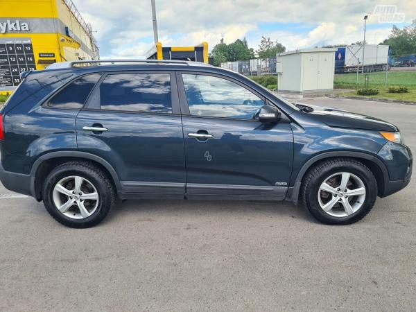 Zils Kia Sorento 2011 Šauļi, ar dzinēja tilpumu 2.20 L un nobraukumu 320 tūkst. km par 5200 €, foto 3 vietnē AUTOMOTO.COM.LV