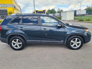 Blue Kia Sorento 2011 in Siauliai, with an engine capacity of 2.20 L and mileage of 320 thousand km for 5200 €, photo 4 on AUTOMOTO.COM.LV