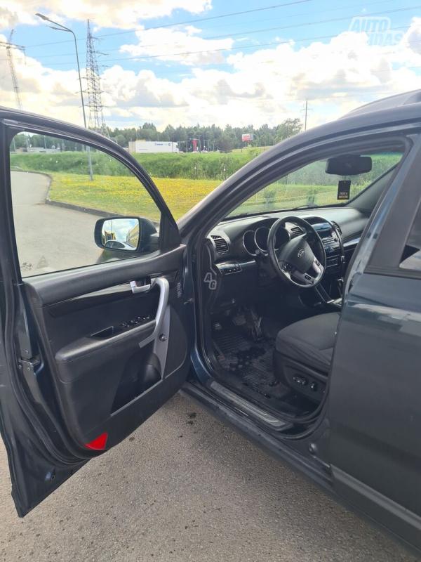 Zils Kia Sorento 2011 Šauļi, ar dzinēja tilpumu 2.20 L un nobraukumu 320 tūkst. km par 5200 €, foto 8 vietnē AUTOMOTO.COM.LV