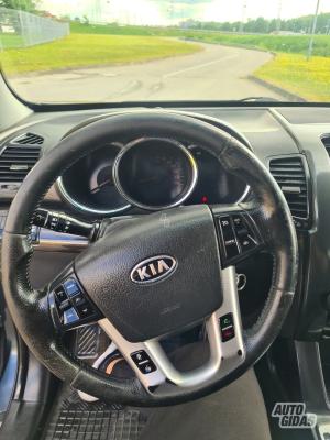 Blue Kia Sorento 2011 in Siauliai, with an engine capacity of 2.20 L and mileage of 320 thousand km for 5200 €, photo 10 on AUTOMOTO.COM.LV