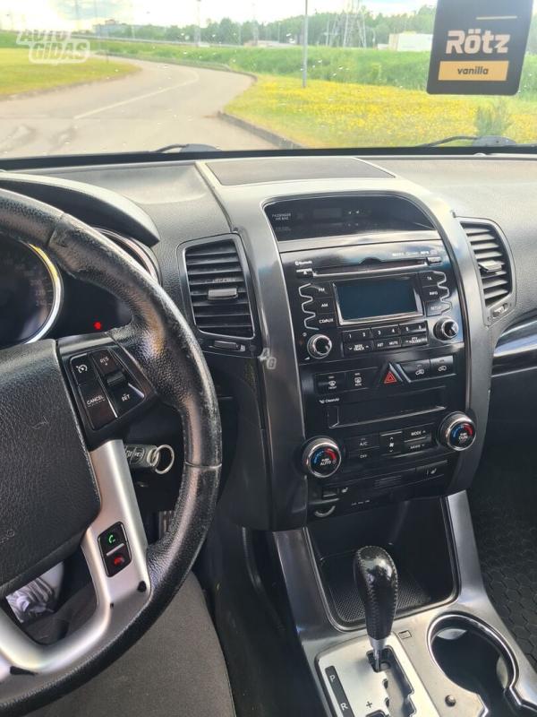 Zils Kia Sorento 2011 Šauļi, ar dzinēja tilpumu 2.20 L un nobraukumu 320 tūkst. km par 5200 €, foto 10 vietnē AUTOMOTO.COM.LV