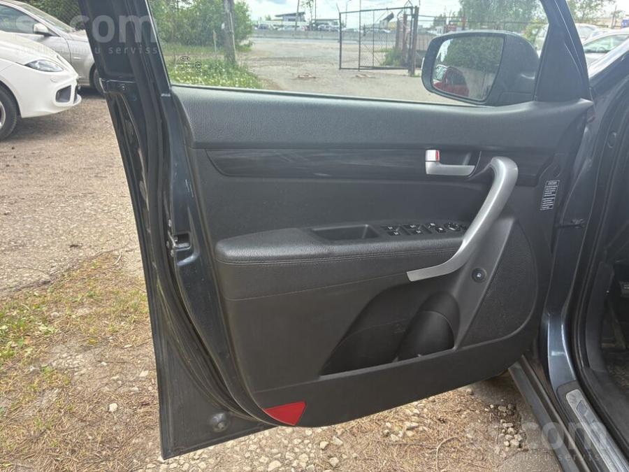 Zils Kia Sorento 2011 Rīga, ar dzinēja tilpumu 2.20 L un nobraukumu 0 tūkst. km par 5990 €, foto 13 vietnē AUTOMOTO.COM.LV