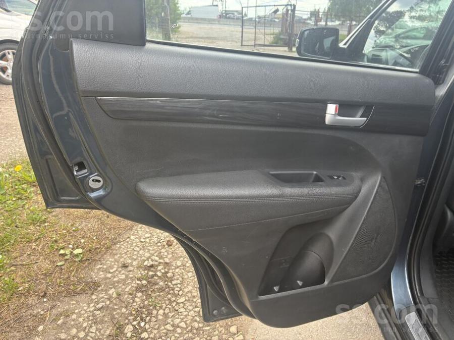 Zils Kia Sorento 2011 Rīga, ar dzinēja tilpumu 2.20 L un nobraukumu 0 tūkst. km par 5990 €, foto 15 vietnē AUTOMOTO.COM.LV