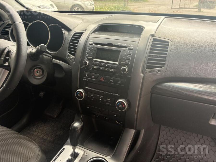 Zils Kia Sorento 2011 Rīga, ar dzinēja tilpumu 2.20 L un nobraukumu 0 tūkst. km par 5990 €, foto 17 vietnē AUTOMOTO.COM.LV