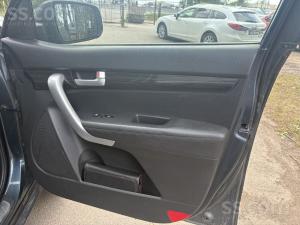 Zils Kia Sorento 2011 Rīga, ar dzinēja tilpumu 2.20 L un nobraukumu 0 tūkst. km par 5990 €, foto 18 vietnē AUTOMOTO.COM.LV