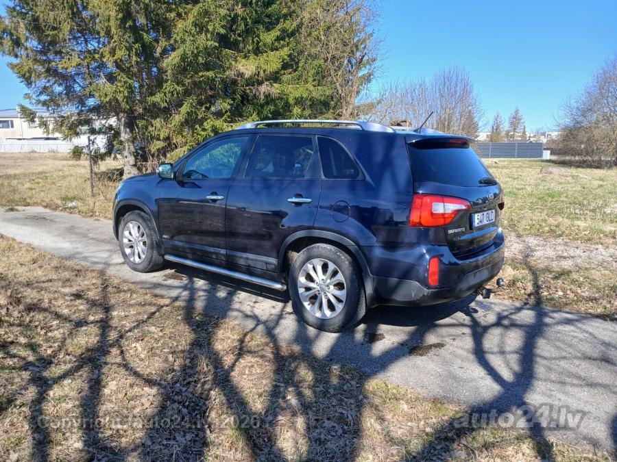 Zils Kia Sorento 2014 Tallina, ar dzinēja tilpumu 2.20 L un nobraukumu 189 tūkst. km par 9999 €, foto 9 vietnē AUTOMOTO.COM.LV