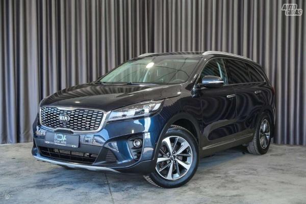 Blue Kia Sorento 2018 in Marijampole, with an engine capacity of 2.20 L and mileage of 276 thousand km for 15450 €, photo 5 on AUTOMOTO.COM.LV