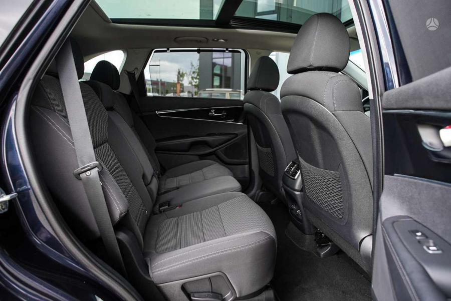 Zils Kia Sorento 2018 Kauņa, ar dzinēja tilpumu 2.20 L un nobraukumu 276 tūkst. km par 14950 €, foto 40 vietnē AUTOMOTO.COM.LV