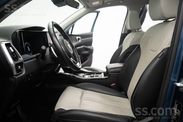 Blue Kia Sorento 2021 in Tallinn, with an engine capacity of 2.20 L and mileage of 172 thousand km for 26999 €, photo 9 on AUTOMOTO.COM.LV