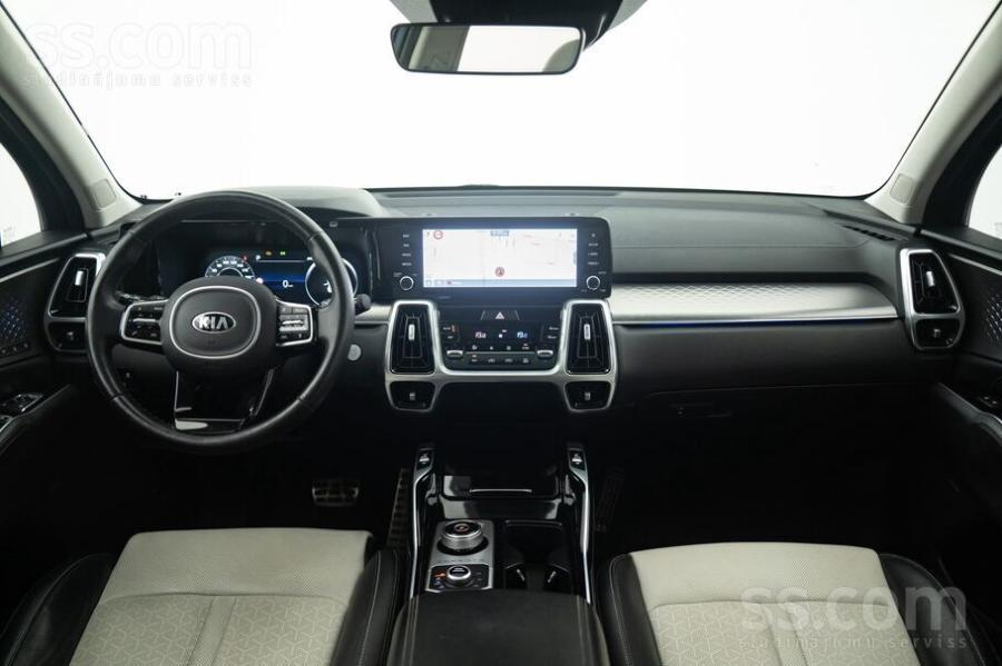 Blue Kia Sorento 2021 in Tallinn, with an engine capacity of 2.20 L and mileage of 172 thousand km for 26999 €, photo 16 on AUTOMOTO.COM.LV