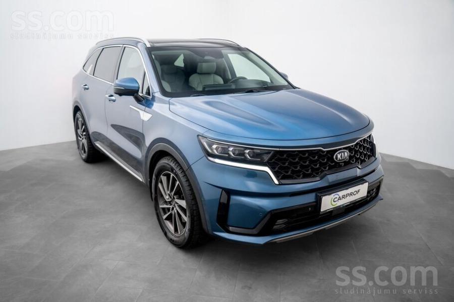 Blue Kia Sorento 2021 in Tallinn, with an engine capacity of 2.20 L and mileage of 172 thousand km for 26999 €, photo 4 on AUTOMOTO.COM.LV