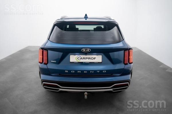 Blue Kia Sorento 2021 in Tallinn, with an engine capacity of 2.20 L and mileage of 172 thousand km for 26999 €, photo 6 on AUTOMOTO.COM.LV