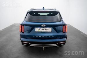 Blue Kia Sorento 2021 in Tallinn, with an engine capacity of 2.20 L and mileage of 172 thousand km for 26999 €, photo 7 on AUTOMOTO.COM.LV