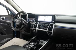 Blue Kia Sorento 2021 in Tallinn, with an engine capacity of 2.20 L and mileage of 172 thousand km for 26999 €, photo 15 on AUTOMOTO.COM.LV