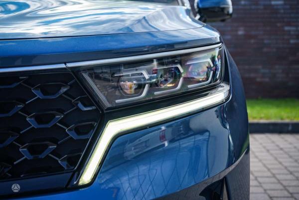 Blue Kia Sorento 2021 in Marijampole, with an engine capacity of 2.15 L and mileage of 151 thousand km for 28450 €, photo 6 on AUTOMOTO.COM.LV
