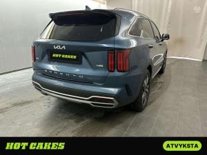 Blue Kia Sorento 2022 in Vilnius, with an engine capacity of 1.60 L and mileage of 101 thousand km for 29990 €, photo 5 on AUTOMOTO.COM.LV