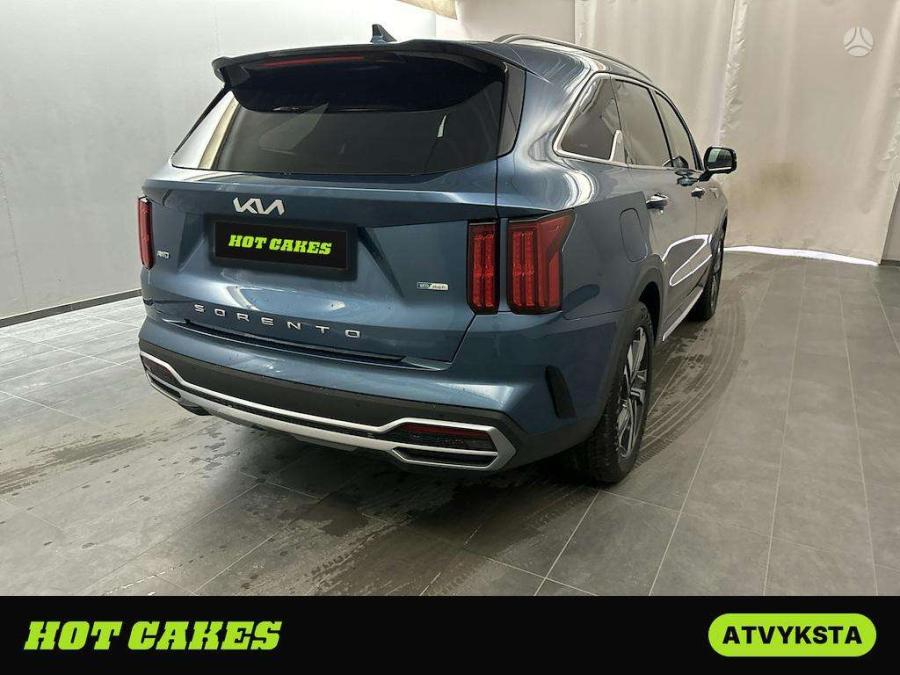 Blue Kia Sorento 2022 in Vilnius, with an engine capacity of 1.60 L and mileage of 101 thousand km for 29990 €, photo 5 on AUTOMOTO.COM.LV