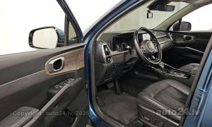 Blue Kia Sorento 2022 in Tallinn, with an engine capacity of 2.20 L and mileage of 72 thousand km for 30880 €, photo 4 on AUTOMOTO.COM.LV