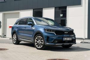 Blue Kia Sorento 2023 in Vilnius, with an engine capacity of 2.15 L and mileage of 54 thousand km for 34850 €, photo 3 on AUTOMOTO.COM.LV