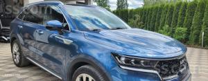 Blue Kia Sorento 2023 in Riga, with an engine capacity of 2.20 L and mileage of 85 thousand km for 42700 €, photo  on AUTOMOTO.COM.LV