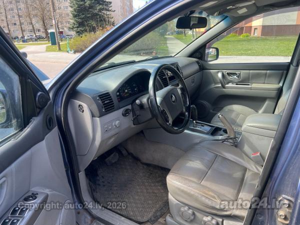 Blue Kia Sorento 2006 in Tallinn, with an engine capacity of 2.50 L and mileage of 267 thousand km for 1999 €, photo 7 on AUTOMOTO.COM.LV
