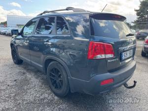Zils Kia Sorento 2010 Tallina, ar dzinēja tilpumu 2.20 L un nobraukumu 340 tūkst. km par 5350 €, foto 4 vietnē AUTOMOTO.COM.LV