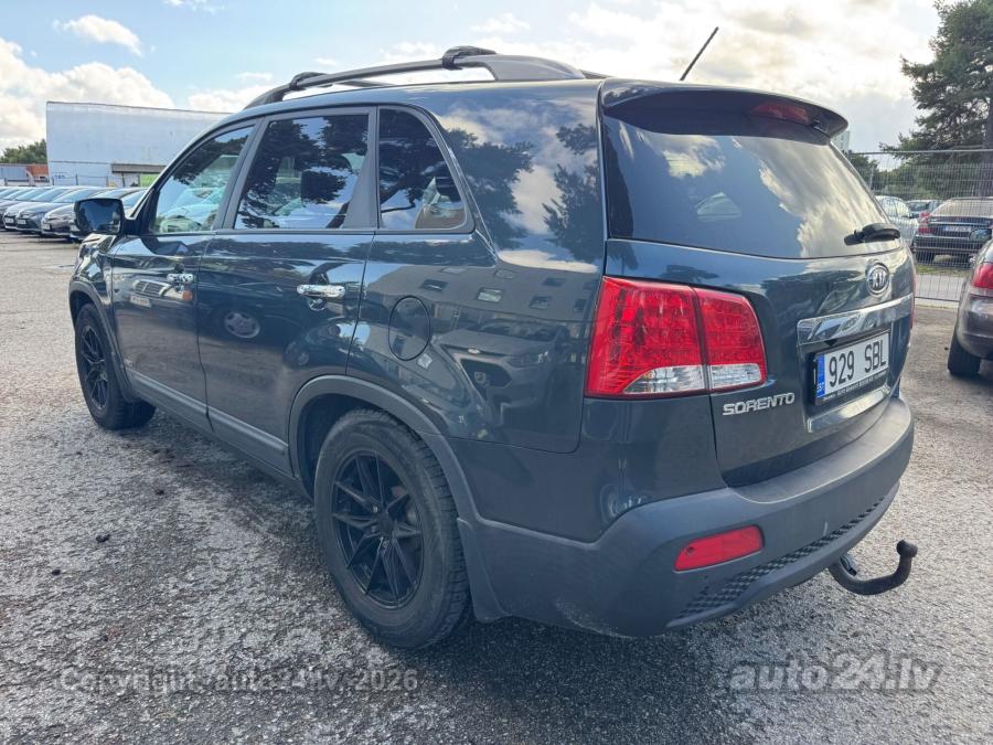 Zils Kia Sorento 2010 Tallina, ar dzinēja tilpumu 2.20 L un nobraukumu 340 tūkst. km par 5350 €, foto 4 vietnē AUTOMOTO.COM.LV