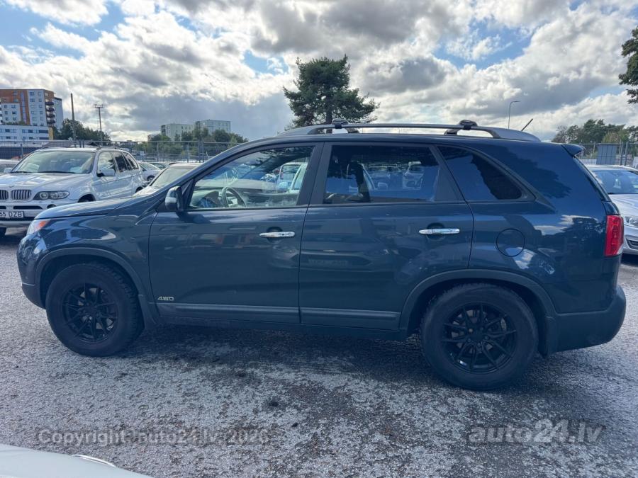 Zils Kia Sorento 2010 Tallina, ar dzinēja tilpumu 2.20 L un nobraukumu 340 tūkst. km par 5350 €, foto 5 vietnē AUTOMOTO.COM.LV