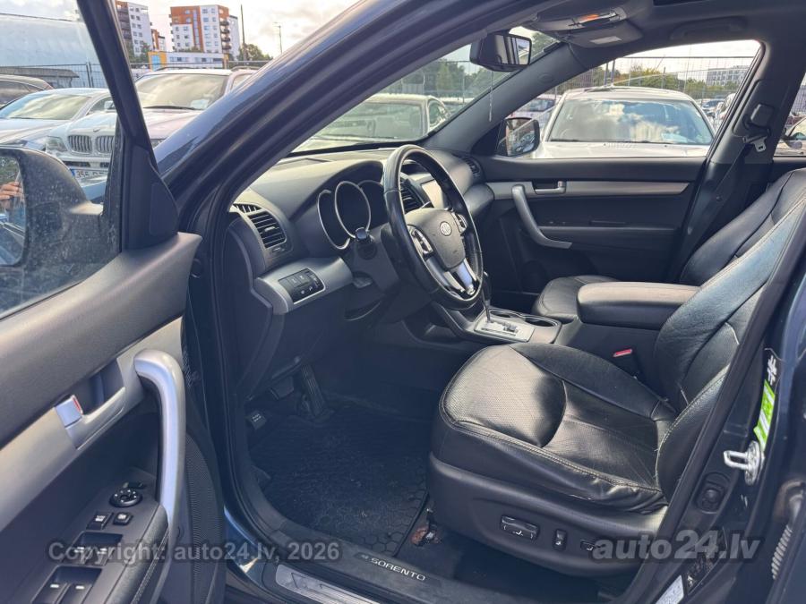 Zils Kia Sorento 2010 Tallina, ar dzinēja tilpumu 2.20 L un nobraukumu 340 tūkst. km par 5350 €, foto 10 vietnē AUTOMOTO.COM.LV