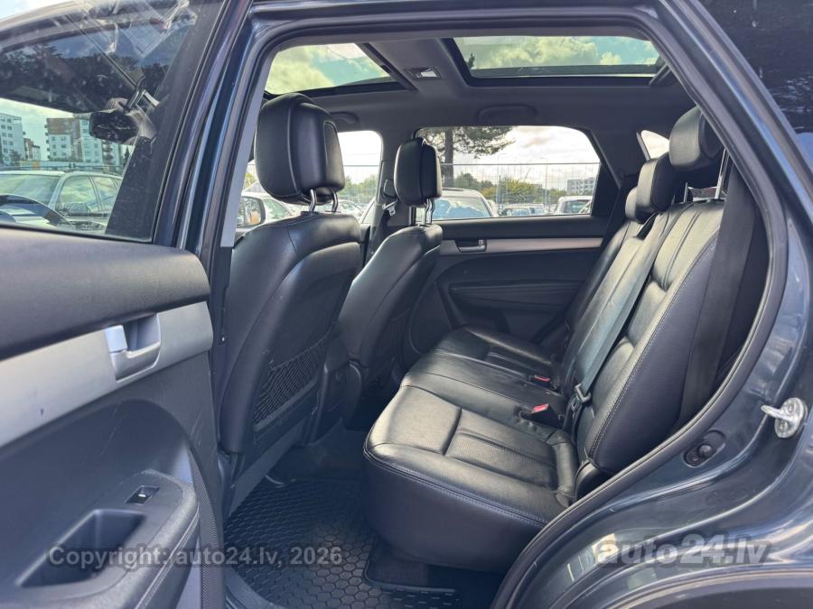 Zils Kia Sorento 2010 Tallina, ar dzinēja tilpumu 2.20 L un nobraukumu 340 tūkst. km par 5350 €, foto 12 vietnē AUTOMOTO.COM.LV