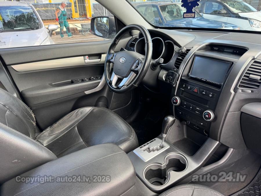 Zils Kia Sorento 2010 Tallina, ar dzinēja tilpumu 2.20 L un nobraukumu 340 tūkst. km par 5350 €, foto 16 vietnē AUTOMOTO.COM.LV