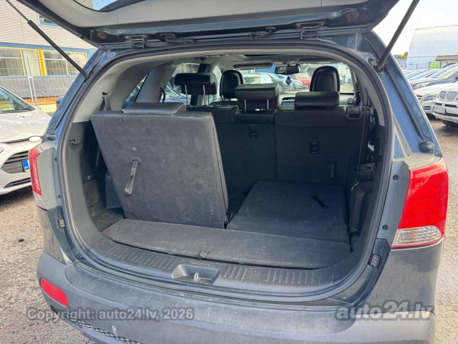 Zils Kia Sorento 2010 Tallina, ar dzinēja tilpumu 2.20 L un nobraukumu 340 tūkst. km par 5350 €, foto 18 vietnē AUTOMOTO.COM.LV