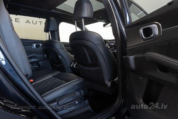 Blue Kia Sorento 2022 in Tartu, with an engine capacity of 2.20 L and mileage of 52 thousand km for 38000 €, photo 11 on AUTOMOTO.COM.LV