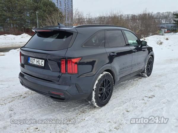 Blue Kia Sorento 2022 in Tallinn, with an engine capacity of 2.20 L and mileage of 74 thousand km for 42000 €, photo 4 on AUTOMOTO.COM.LV