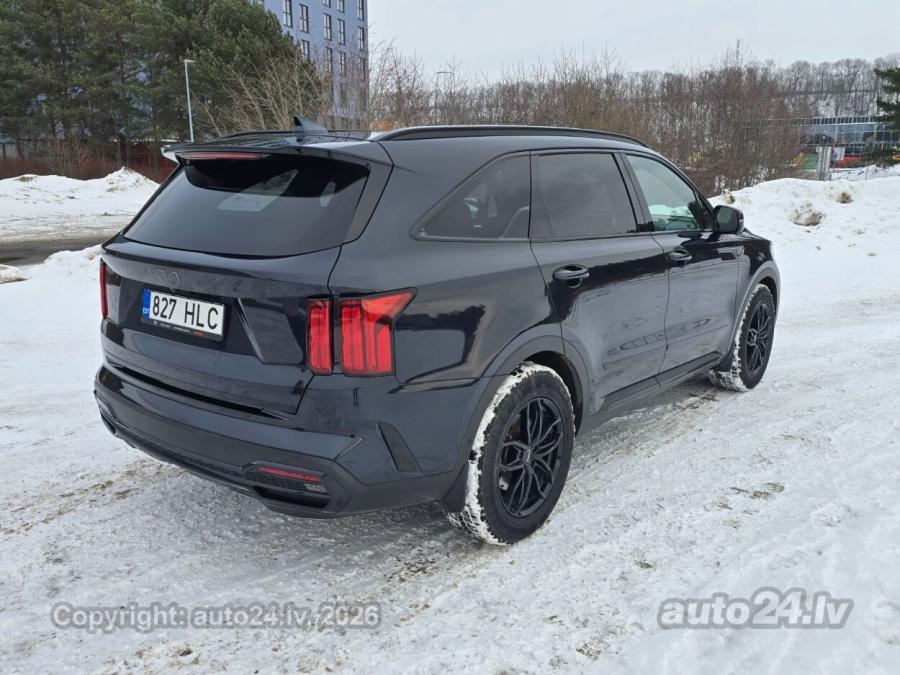 Blue Kia Sorento 2022 in Tallinn, with an engine capacity of 2.20 L and mileage of 74 thousand km for 42000 €, photo 4 on AUTOMOTO.COM.LV