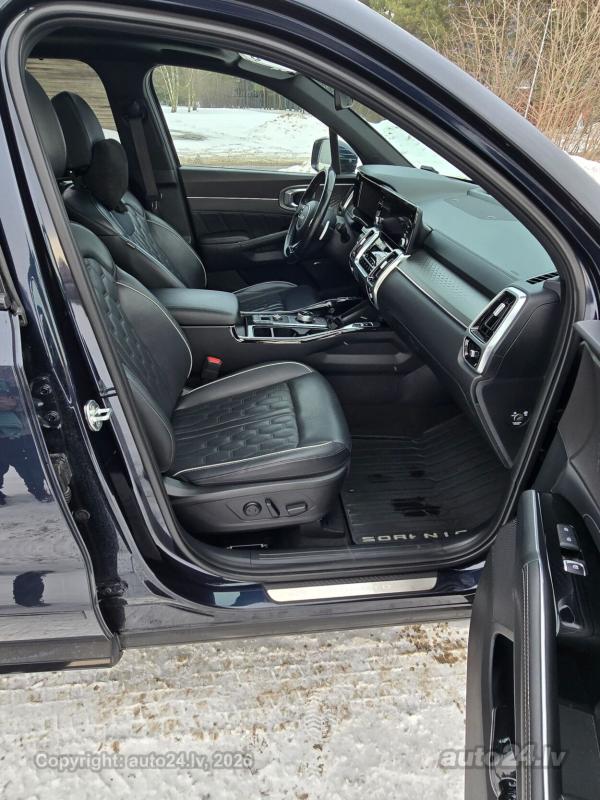 Blue Kia Sorento 2022 in Tallinn, with an engine capacity of 2.20 L and mileage of 74 thousand km for 42000 €, photo 11 on AUTOMOTO.COM.LV